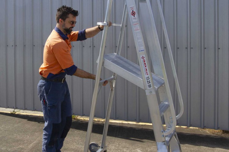 Foldable Step Platform | QuickAlly